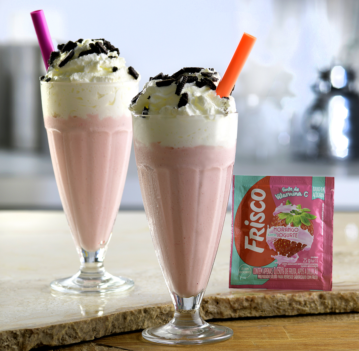 Milkshake Napolitano de Frisco Morango com Iogurte - Mexido de Ideias